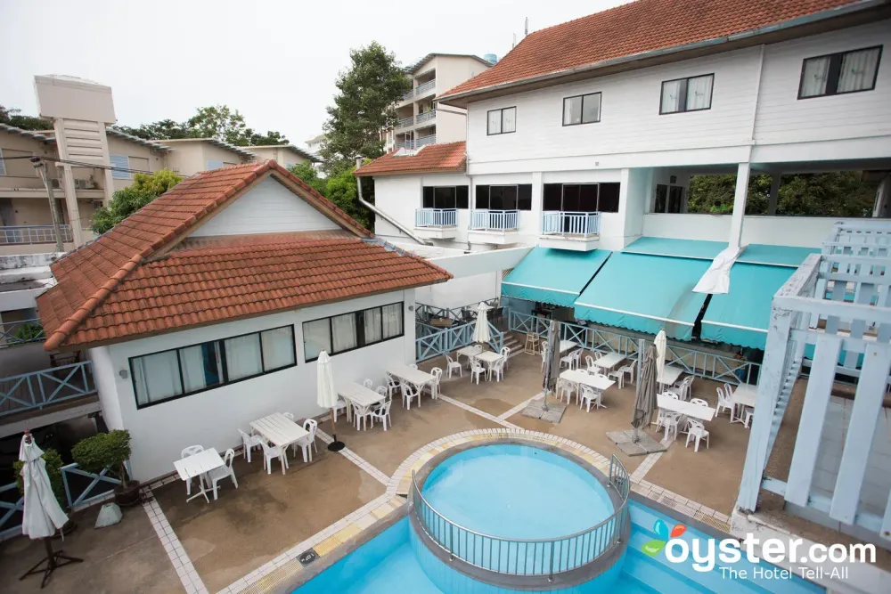 Chom View Hotel Review: What To REALLY Expect If You Stay